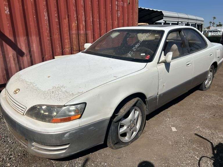 1995 Lexus ES 300 - Sierra Auction Management Inc