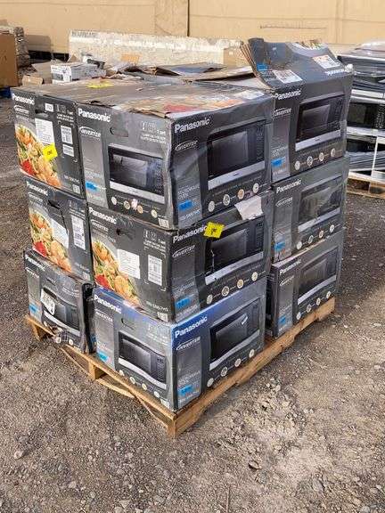 Approximately 12 assorted microwaves. - Sierra Auction Management Inc