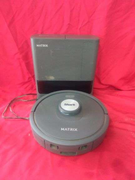 Shark Matrix Vacuum - Sierra Auction Management Inc