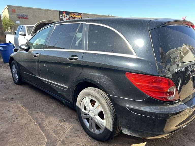 2006 Mercedes-Benz R500 - Sierra Auction Management Inc