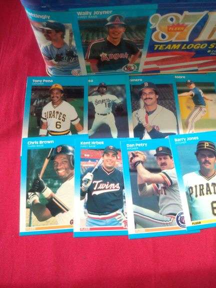 87 Fleer Baseball Team Logo Stickers& Trading Cards - Sierra Auction ...