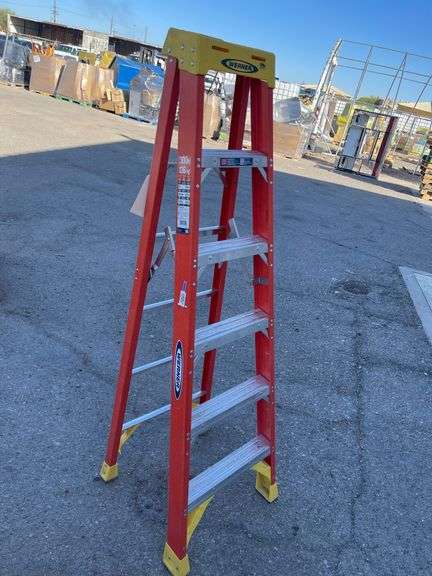 (1 Qty) Werner 6ft Ladder - Sierra Auction Management Inc