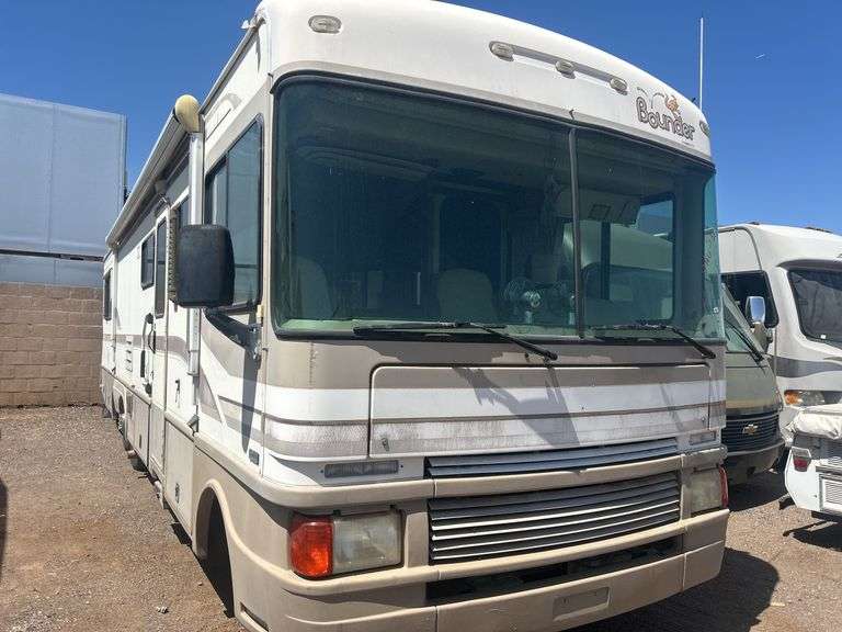 1998 Fleetwood Bounder S Recreational Vehicle - Sierra Auction ...