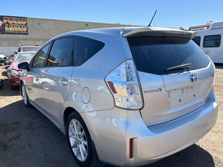 2014 Toyota Prius V - Sierra Auction Management Inc