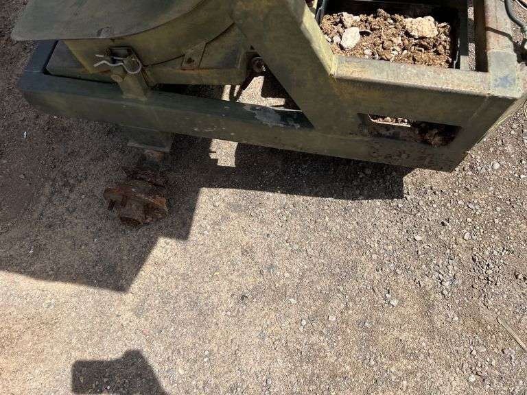 Terra Topper Pull Behind Topdresser 901648 - Sierra Auction Management Inc