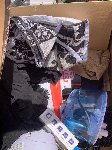 Assorted household items. - Sierra Auction Management Inc