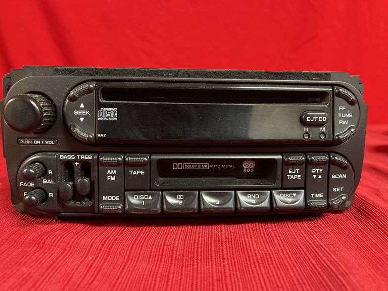 (1 Qty) Chrysler Radio Model:P05064042AB - Sierra Auction Management Inc