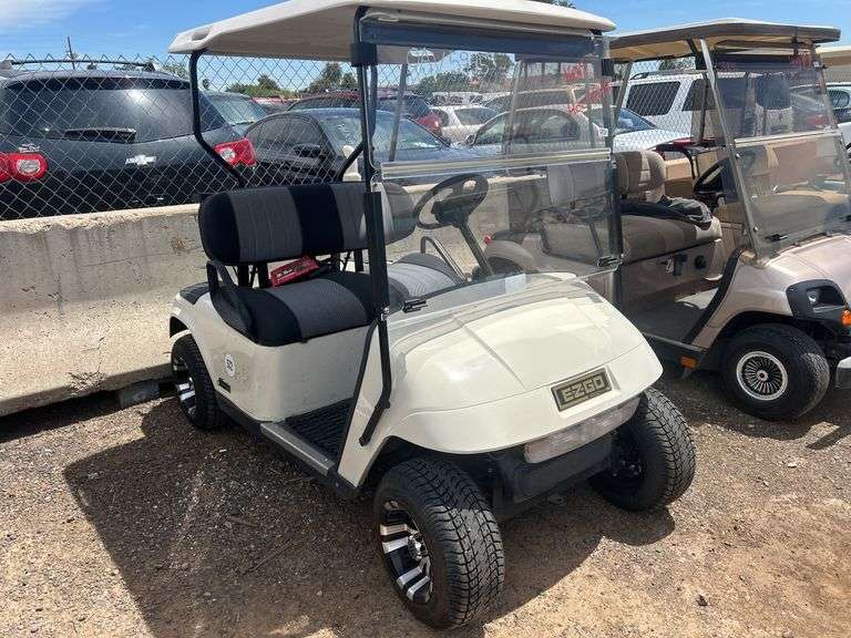 2002 E-Z-GO Golf Cart - Sierra Auction Management Inc