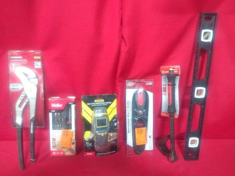 Box of Assorted Tools Including Level, 18" Indexing Pry Bar, Husky 16 ...