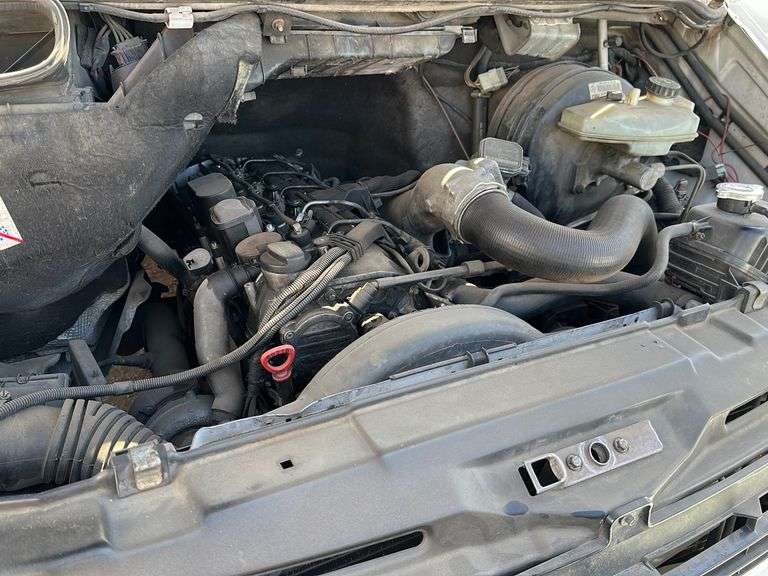 2004 Sprinter 2500 Sprinter - Sierra Auction Management Inc