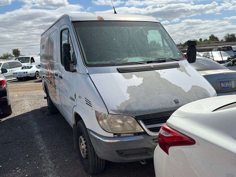 2004 Sprinter 2500 Sprinter - Sierra Auction Management Inc