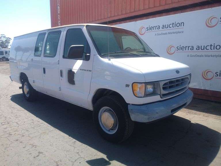 2000 Ford E350 Vans Econoline Cargo Van - Sierra Auction Management Inc
