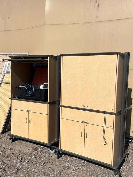 (2) Wood/Metal Rolling Media Carts With Electronics - Sierra Auction ...
