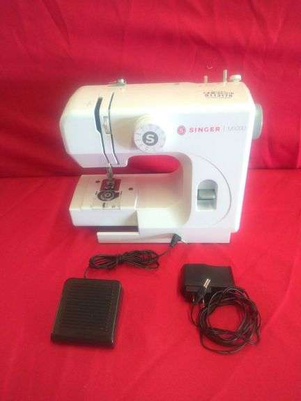 Singer Sewing Machine Model M1000 - Sierra Auction Management Inc