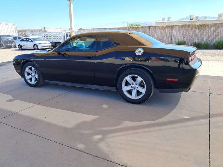 2012 Dodge Challenger SXT - Sierra Auction Management Inc