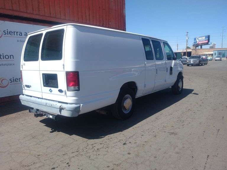 2000 Ford E350 Vans Econoline Cargo Van - Sierra Auction Management Inc