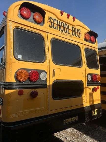 2005 Blue Bird BB Conventional 3109-3400 School Bus - Sierra Auction Management Inc