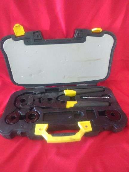 Apollo Pex Crimp Tool Kit - Sierra Auction Management Inc
