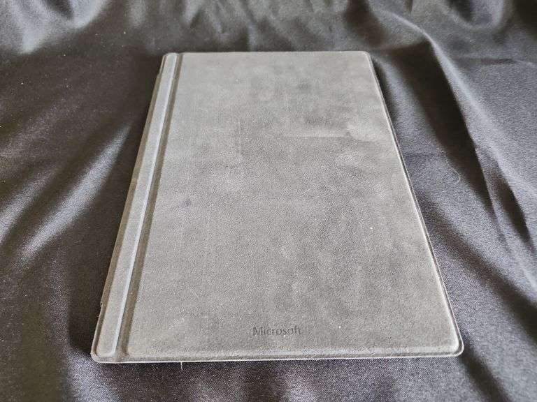 1 (Qty) Microsoft Surface Pro Model 1866 - Sierra Auction Management Inc