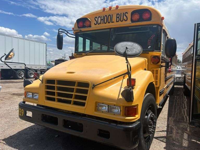 2005 Blue Bird Vision School Bus - Sierra Auction Management Inc
