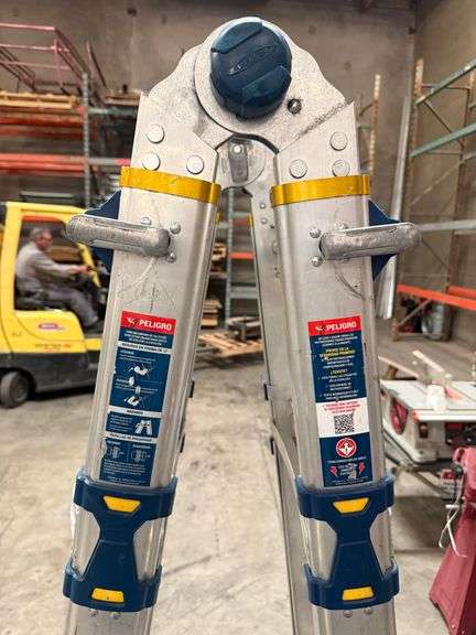 WERNER Multi-Position 25ft 375lbs Ladder - Sierra Auction Management Inc