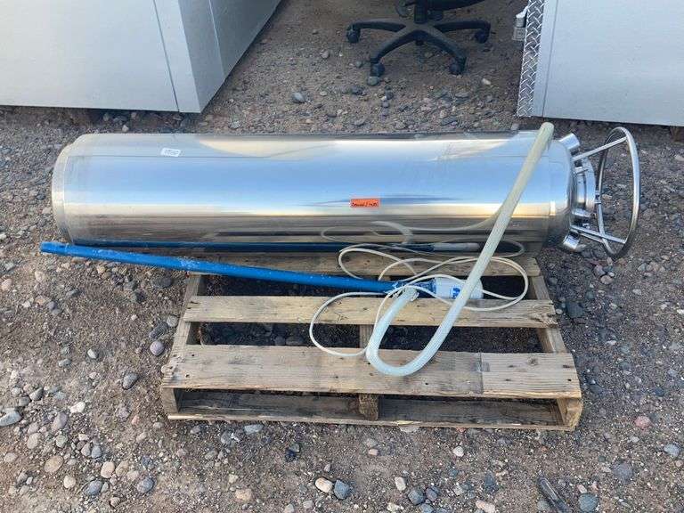 Stainless jacketed lab cylinder. - Sierra Auction Management Inc