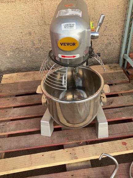 Vevor 15 qt mixer with bowl and attachments. - Sierra Auction ...