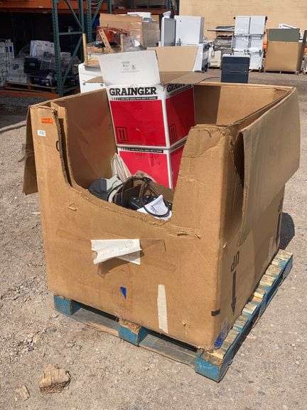 Gaylord box with assorted scientific equipment. - Sierra Auction ...
