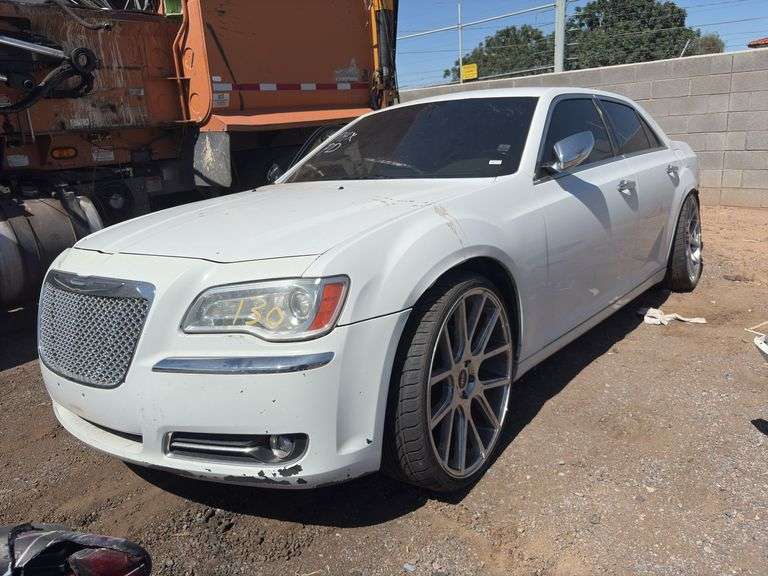 2013 Chrysler 300 C - Sierra Auction Management Inc