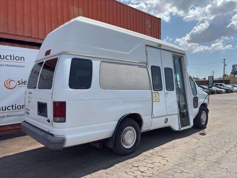 2004 Ford E350 Vans Econoline Shuttle Bus - Sierra Auction Management Inc