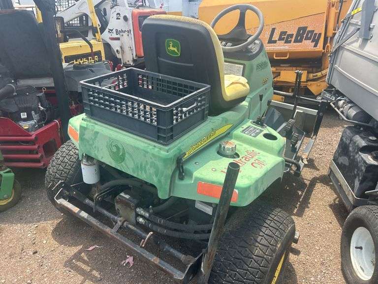 John Deere 1200 Hydro Bunker Rake - Sierra Auction Management Inc