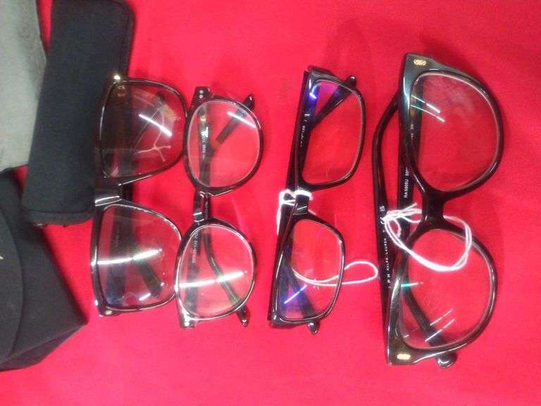 Box With Assorted Glasses - Sierra Auction Management Inc