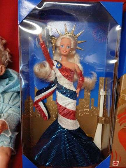 (1 Qty) 1996 Barbie Statue of Libert with Original Box and Pieces, (1 ...