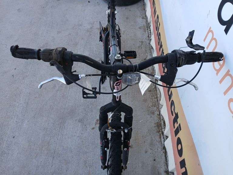 Hyper Shocker 26 Bike - Sierra Auction Management Inc