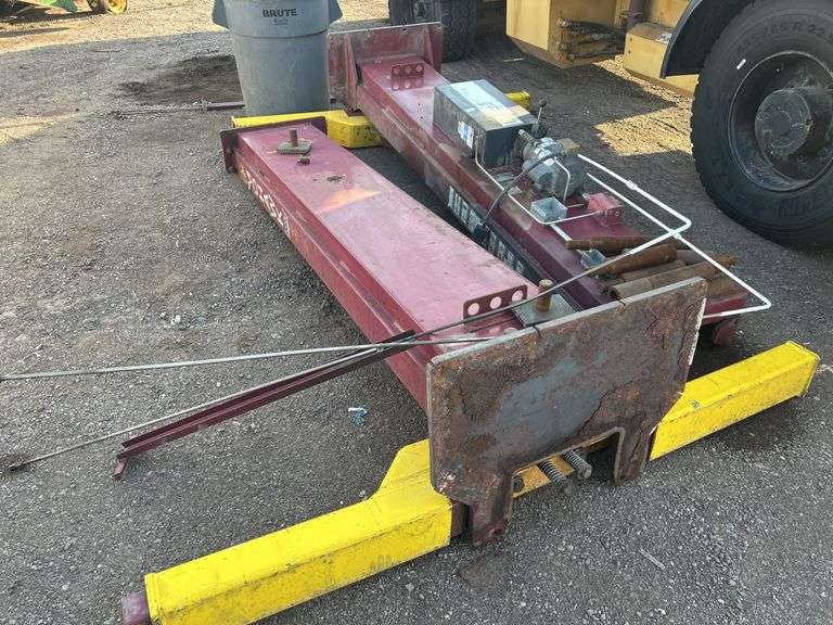 Mohawk LMF‑12 Two-Post Lift - Sierra Auction Management Inc