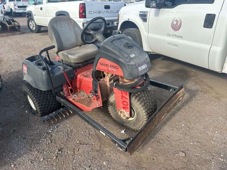 2015 Toro Sand Pro 3040-08703 Bunker Rake - Sierra Auction Management Inc
