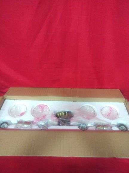 Box With Progress Lighting - Sierra Auction Management Inc
