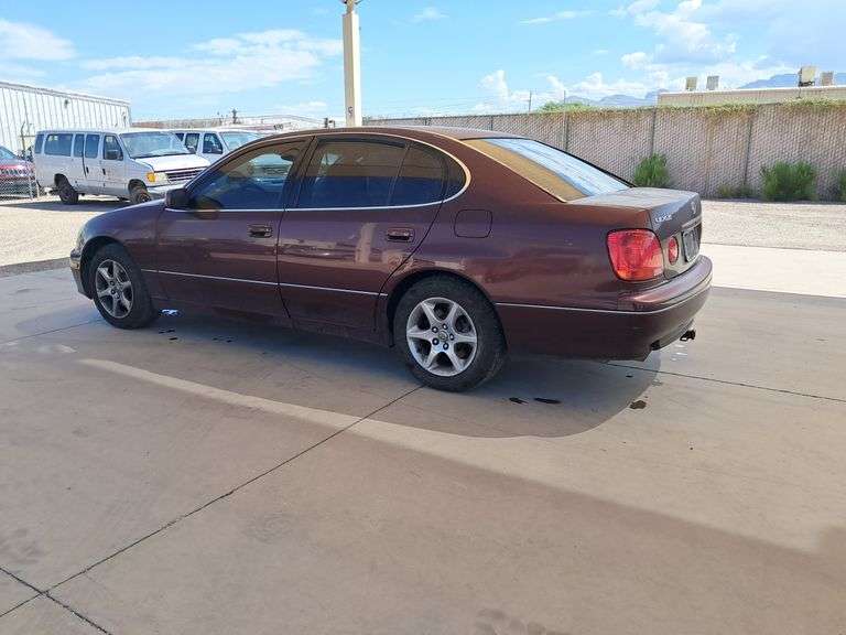 2001 Lexus GS 300 - Sierra Auction Management Inc