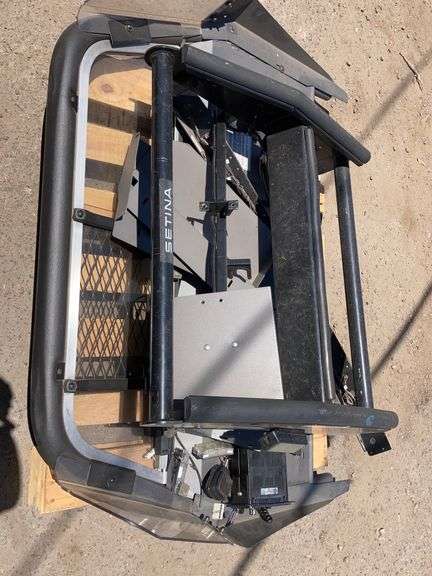 Setina Push bar, gun mount, radio equipment and seat barricade ...