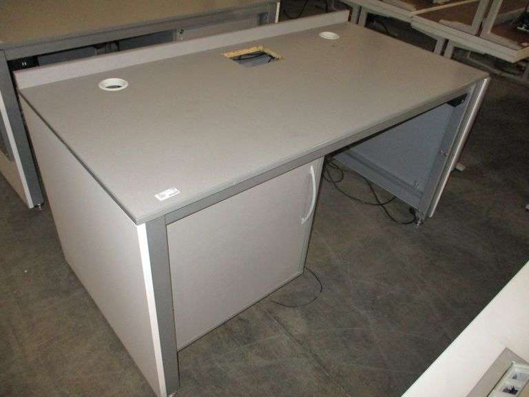 Height-Adjustable Systems Work Table With Bucher 4E-D1A-12-S Hydraulic ...