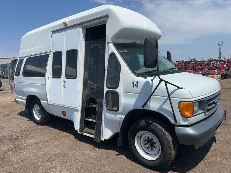 2007 Ford E350 Vans Econoline Shuttle Bus - Sierra Auction Management Inc