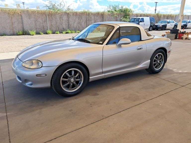 2001 Mazda Miata - Sierra Auction Management Inc