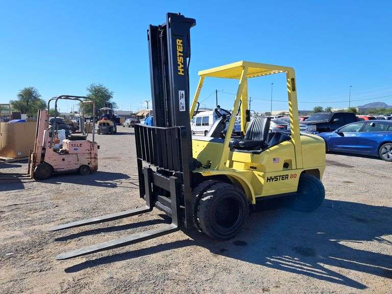 Hyster 80 H80XM Forklift - Sierra Auction Management Inc