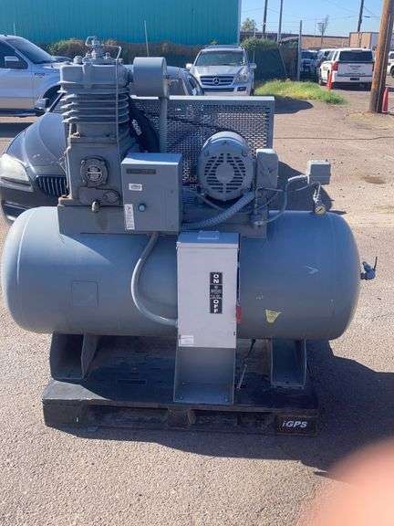 Manchester 120 gallon heavy duty air compressor. - Sierra Auction ...