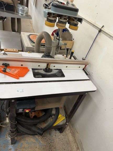 Porter Cable Router With JessEm Tool Com Router Table - Sierra Auction ...