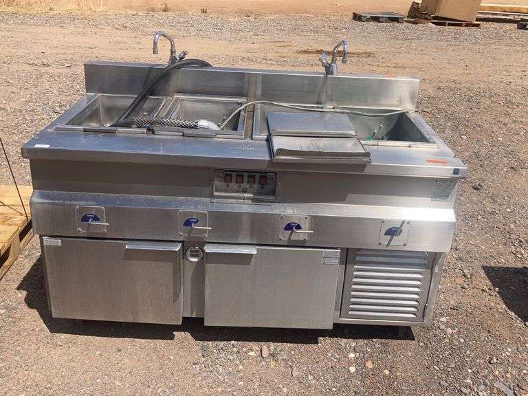 H & K Four bay steam table with two door refrigerator compartment ...