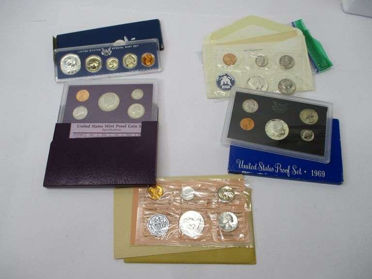Assorted Collectible US Currency - Sierra Auction Management Inc
