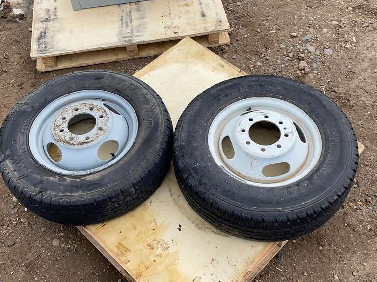Dually Wheels and Tires - Smith Sales Auctioneers LLC