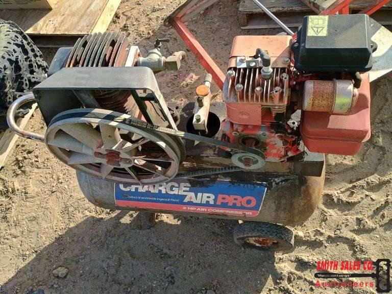 20 Gallon Engine Driven Air Compressor - Smith Sales Co. Auctioneers