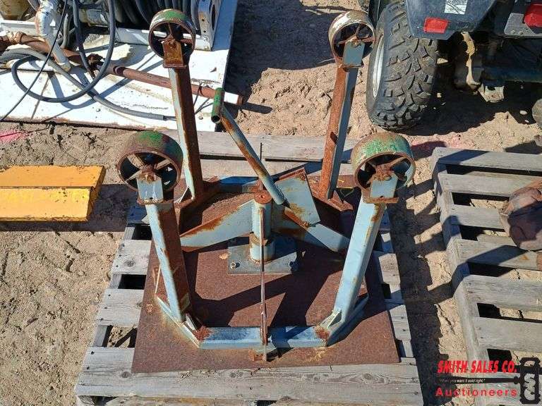 Rotating Work table/welding table - Smith Sales Co. Auctioneers